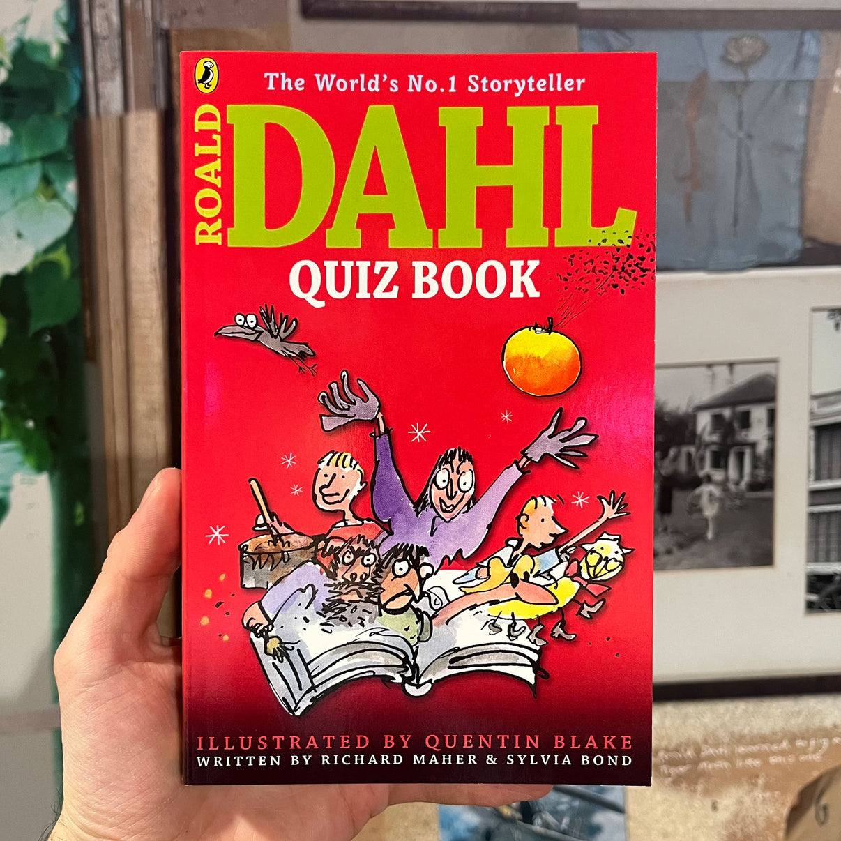 Roald Dahl Quiz Book – The Roald Dahl Museum Online Shop